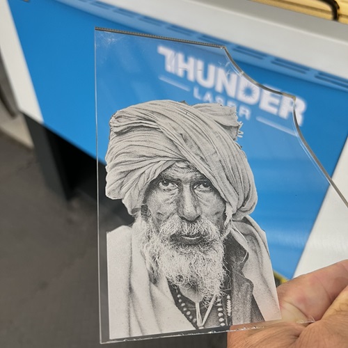 CO2 RF Laser Cutter - Thunder Laser Nova 35 for Precision Work